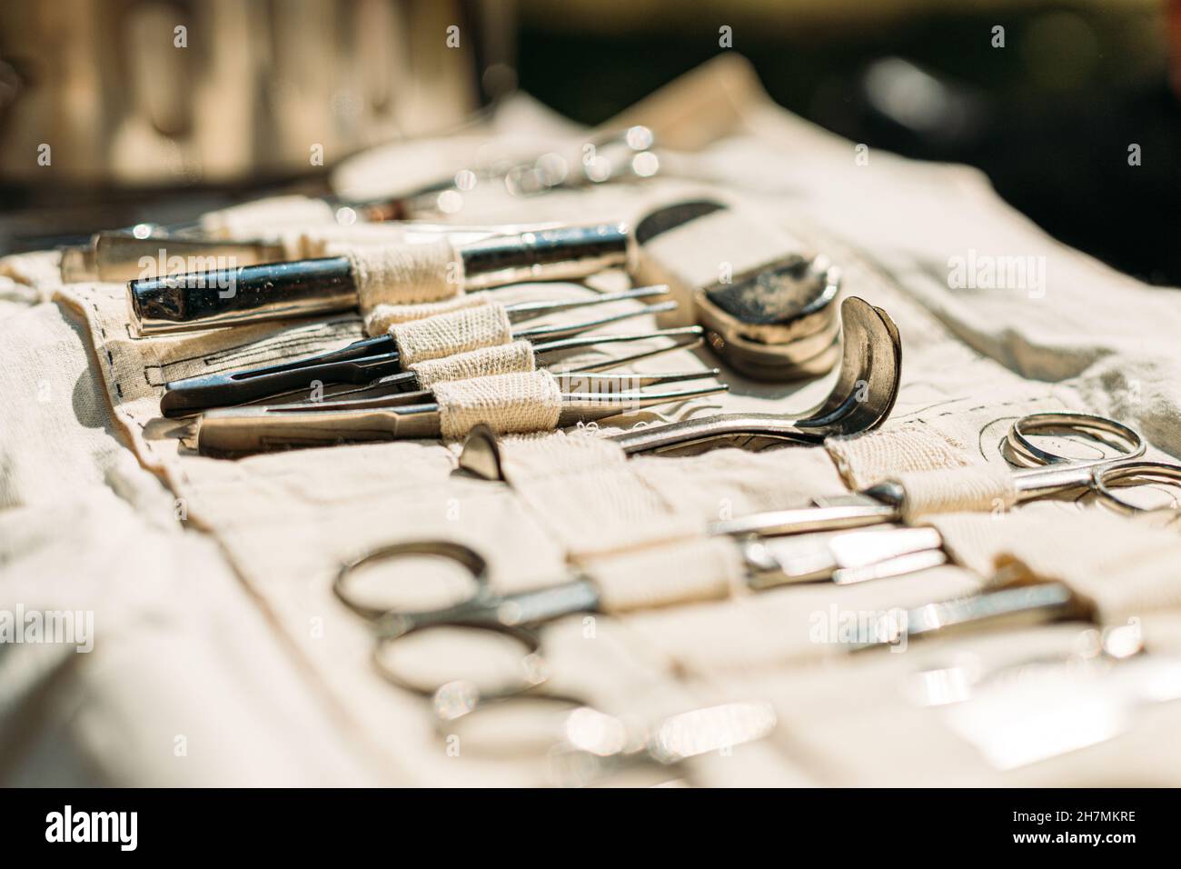 Vintage surgical instruments hi-res stock photography and images - Alamy