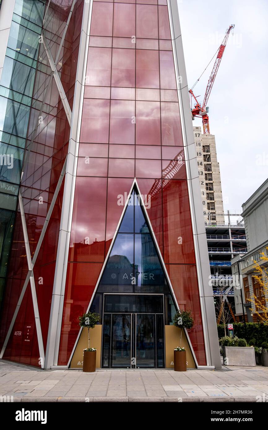 Victoria London England UK, November 21 2021, The Multi-Use Nova ...