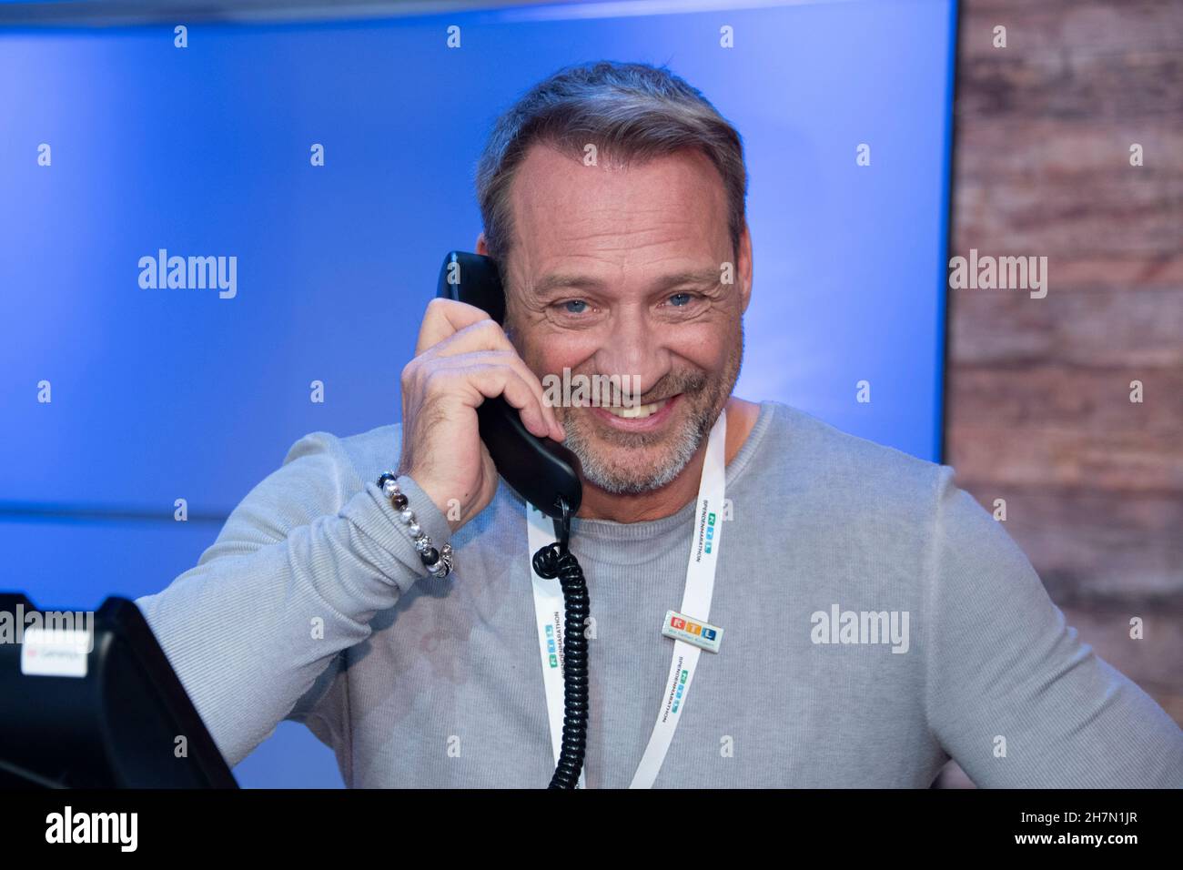 Child actor on red carpet hi-res stock photography and images - Alamy