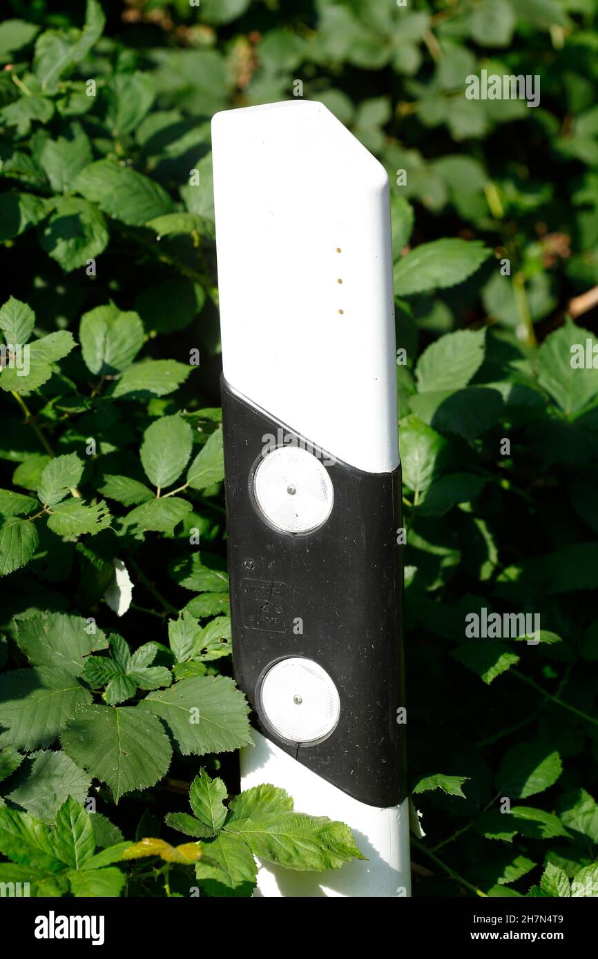 Lane marking hi-res stock photography and images - Alamy