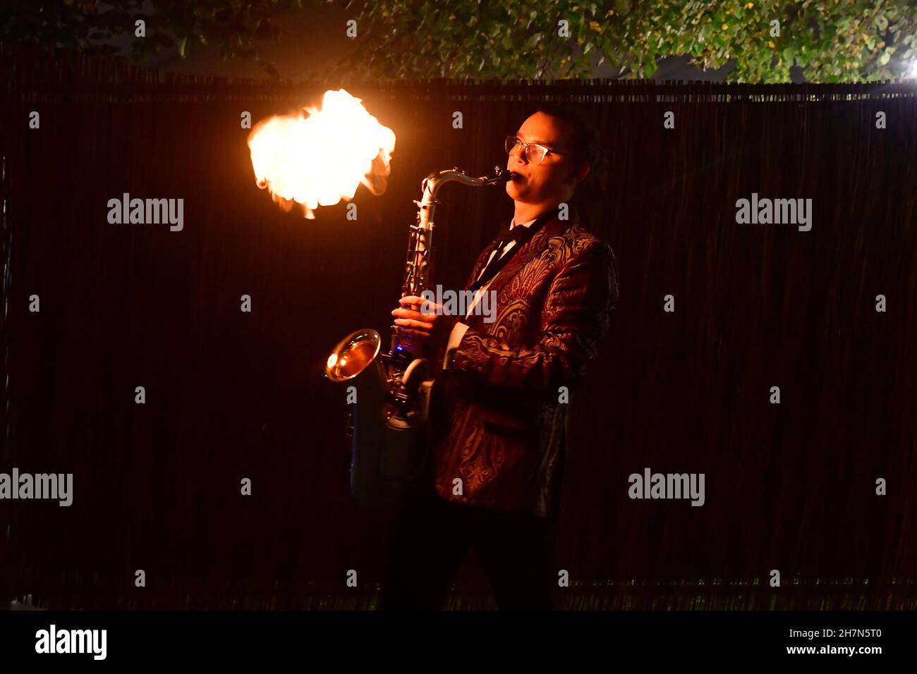 Not sure if this is really hot or really cool jazz playing, Flaming hot ...