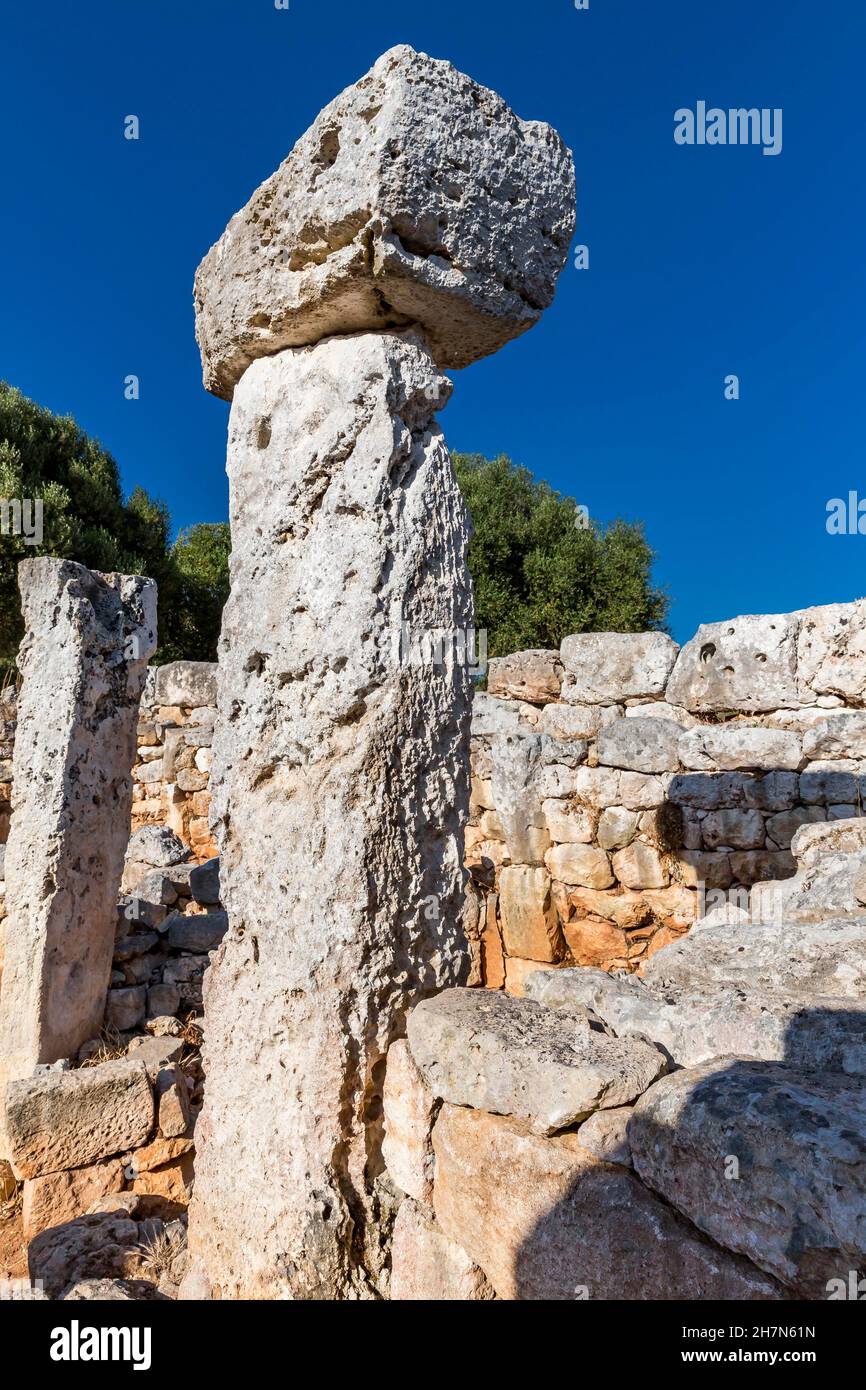 Torre d'en Galmes, Talayotic settlement, megalithic building, 1400 BC ...
