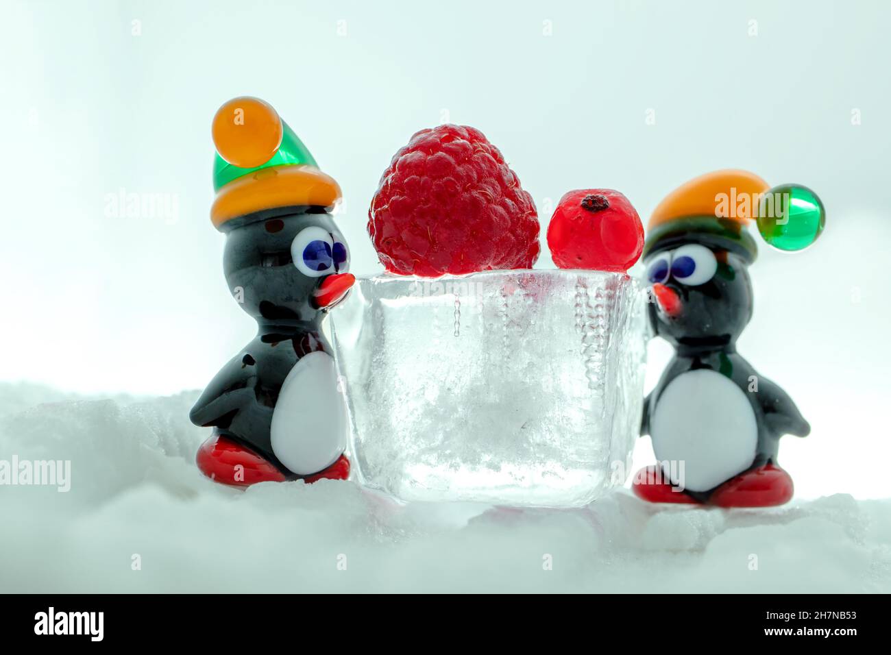 Cartoon ice cube hi-res stock photography and images - Alamy