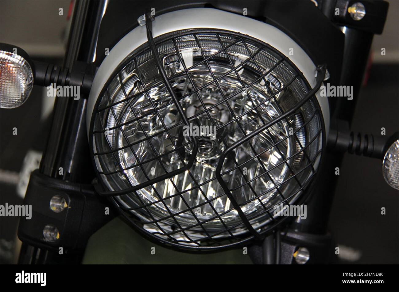 Ducati Motorcycle Scrambler Icon Urban Enduro version : Headlight close ...