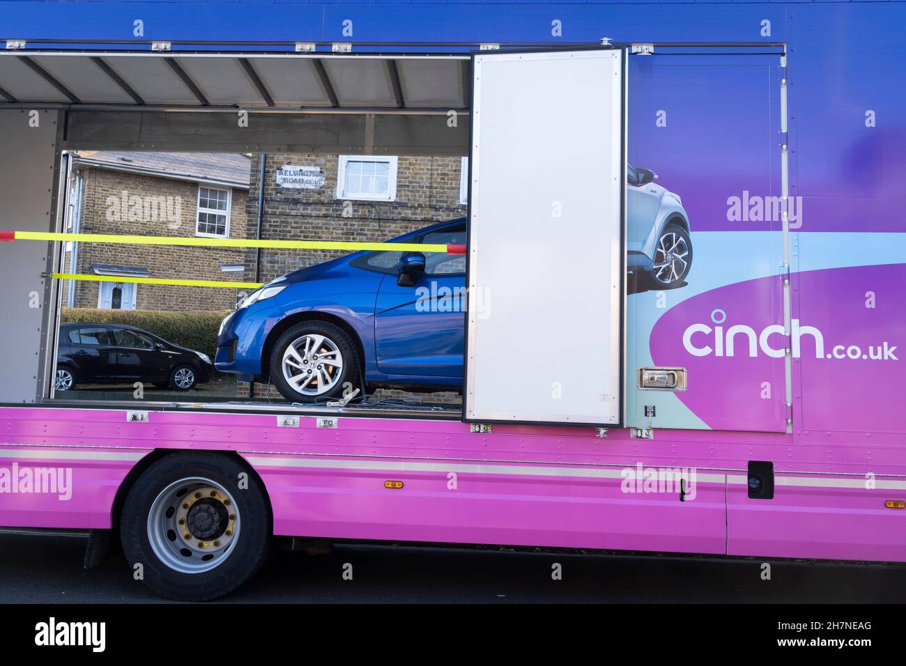 Cinch car hi-res stock photography and images - Alamy