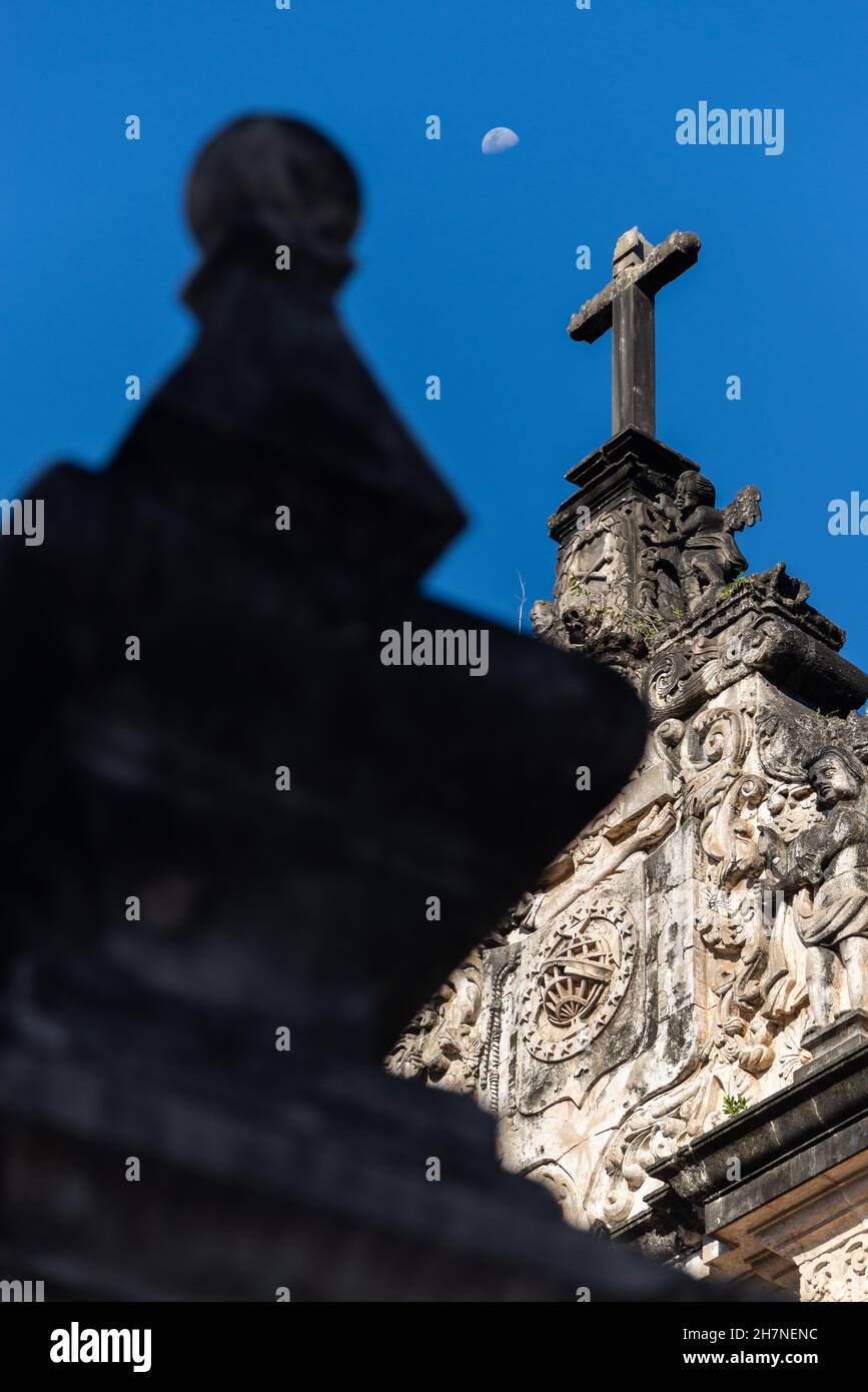Showing the white cross symbol hi-res stock photography and images - Alamy