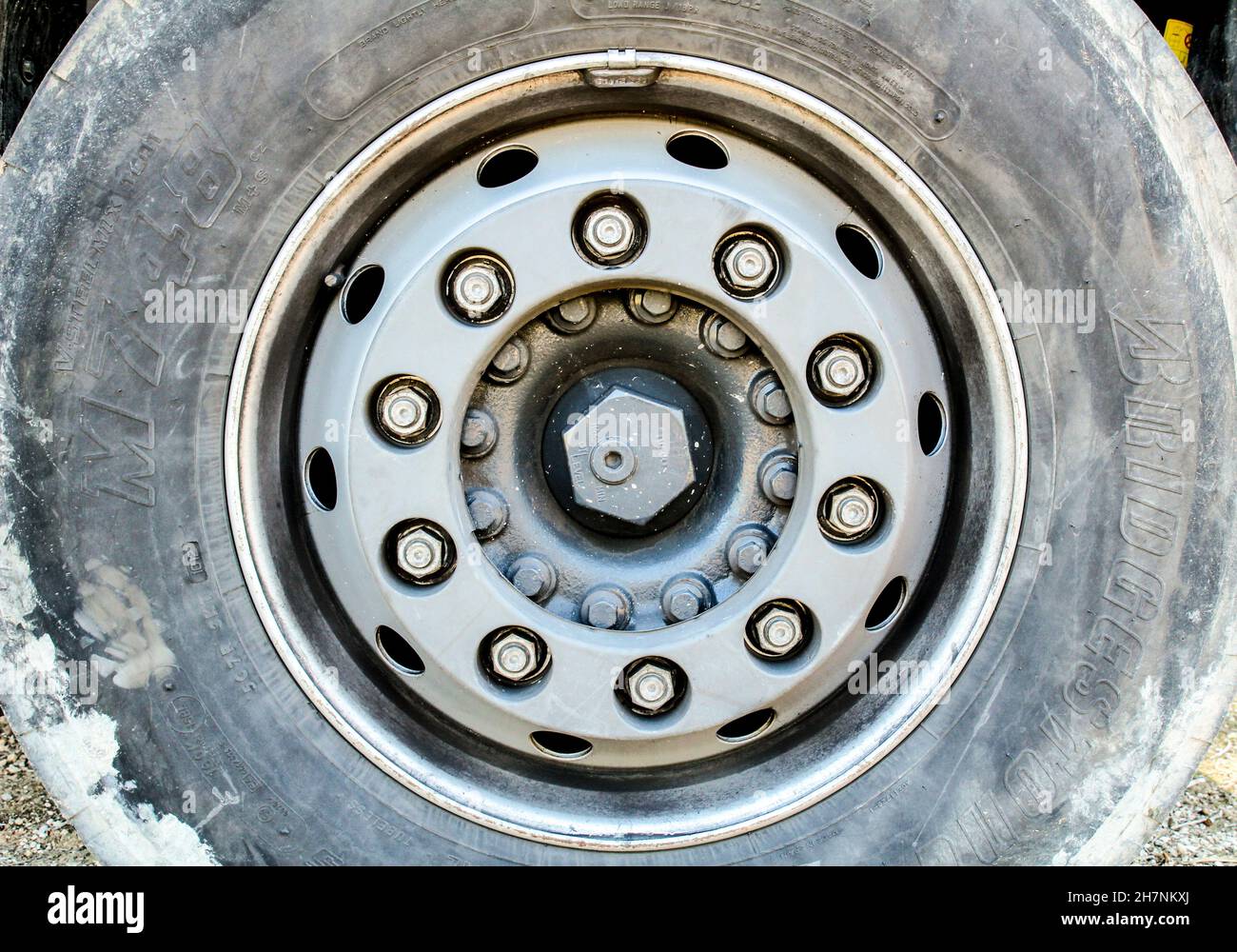 Car repair garage madrid hi-res stock photography and images - Alamy