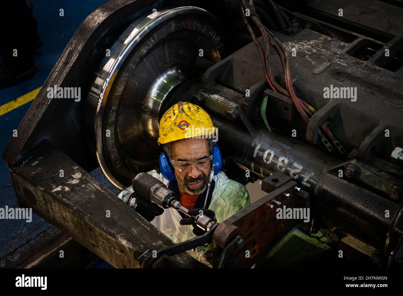 Train wheel change hi-res stock photography and images - Alamy
