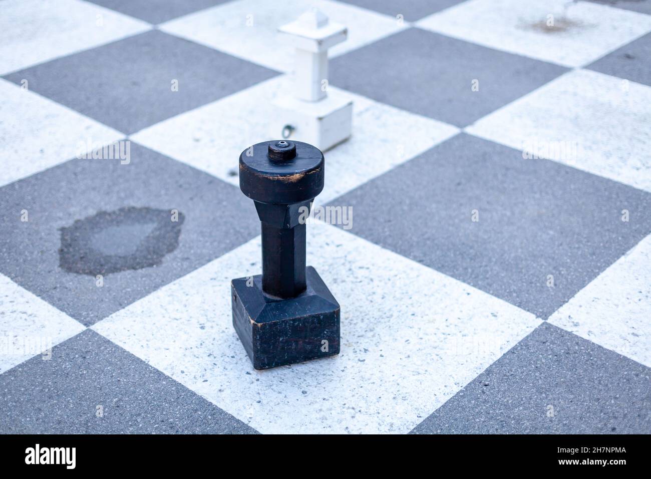 Sidewalk chess board hi-res stock photography and images - Alamy