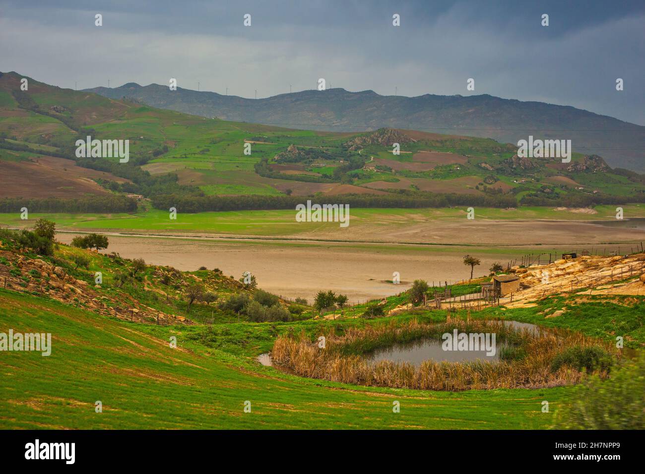 View of Sicilian rural valley landscape in Regalbuto, Enna Stock Photo ...