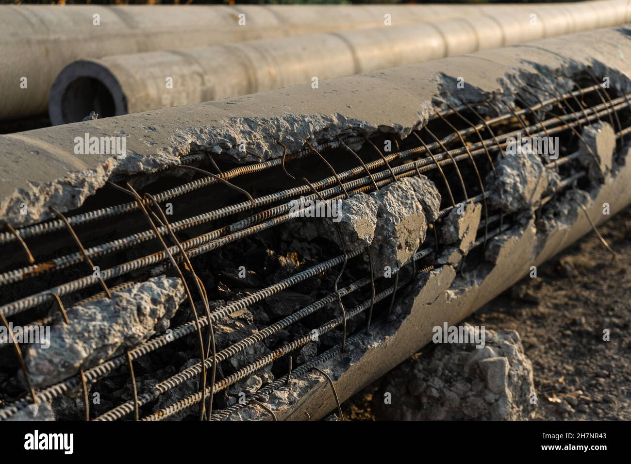 Concrete column forms hi-res stock photography and images - Alamy