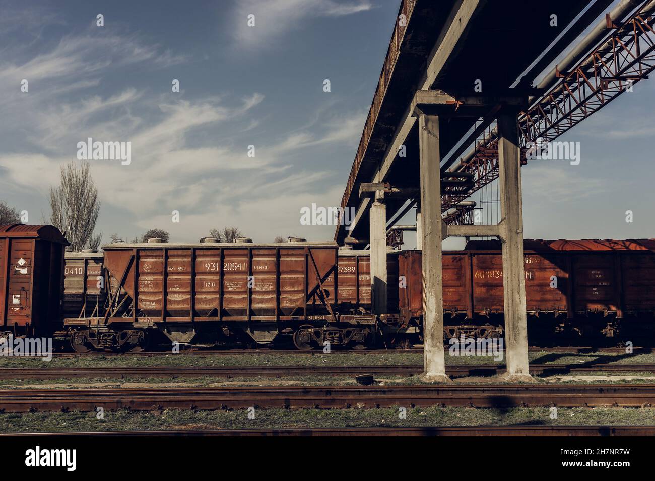 Bulk cargo train hi-res stock photography and images - Alamy