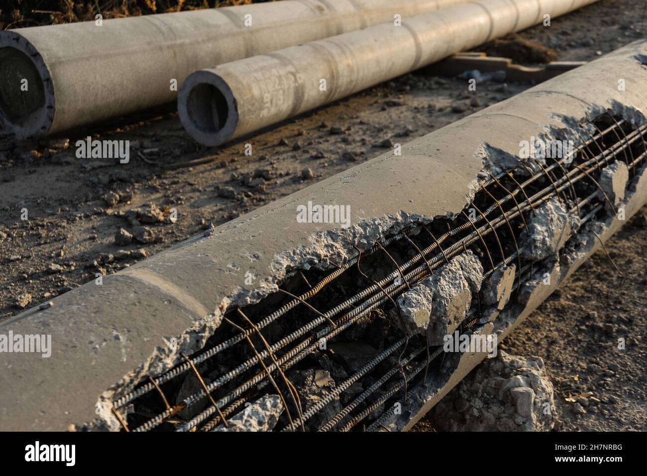 Broken bridges hi-res stock photography and images - Alamy