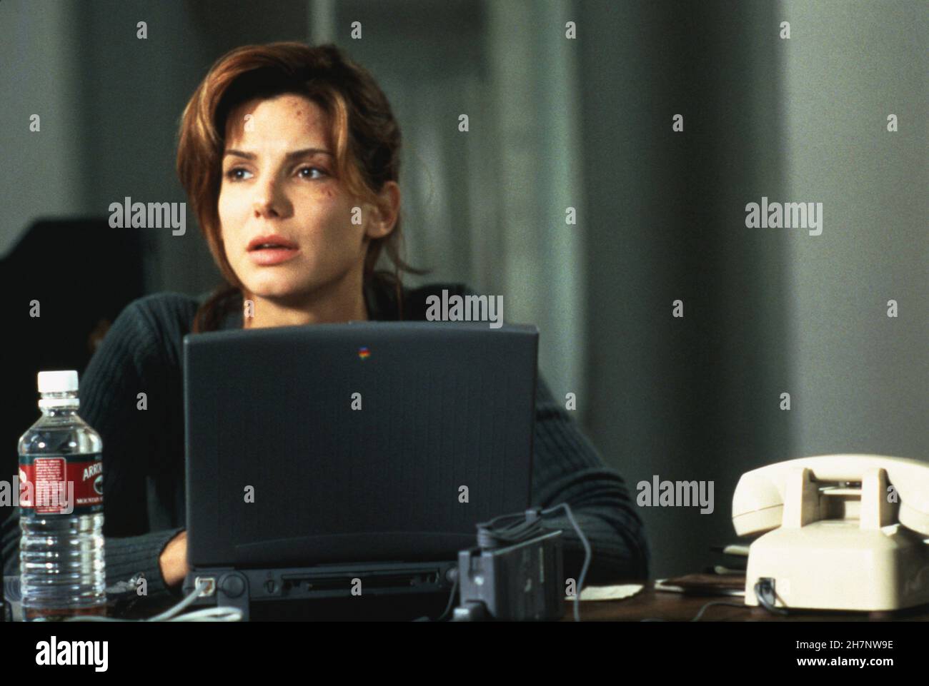 The Net Year: 1995 USA Director: Irwin Winkler Sandra Bullock Stock ...