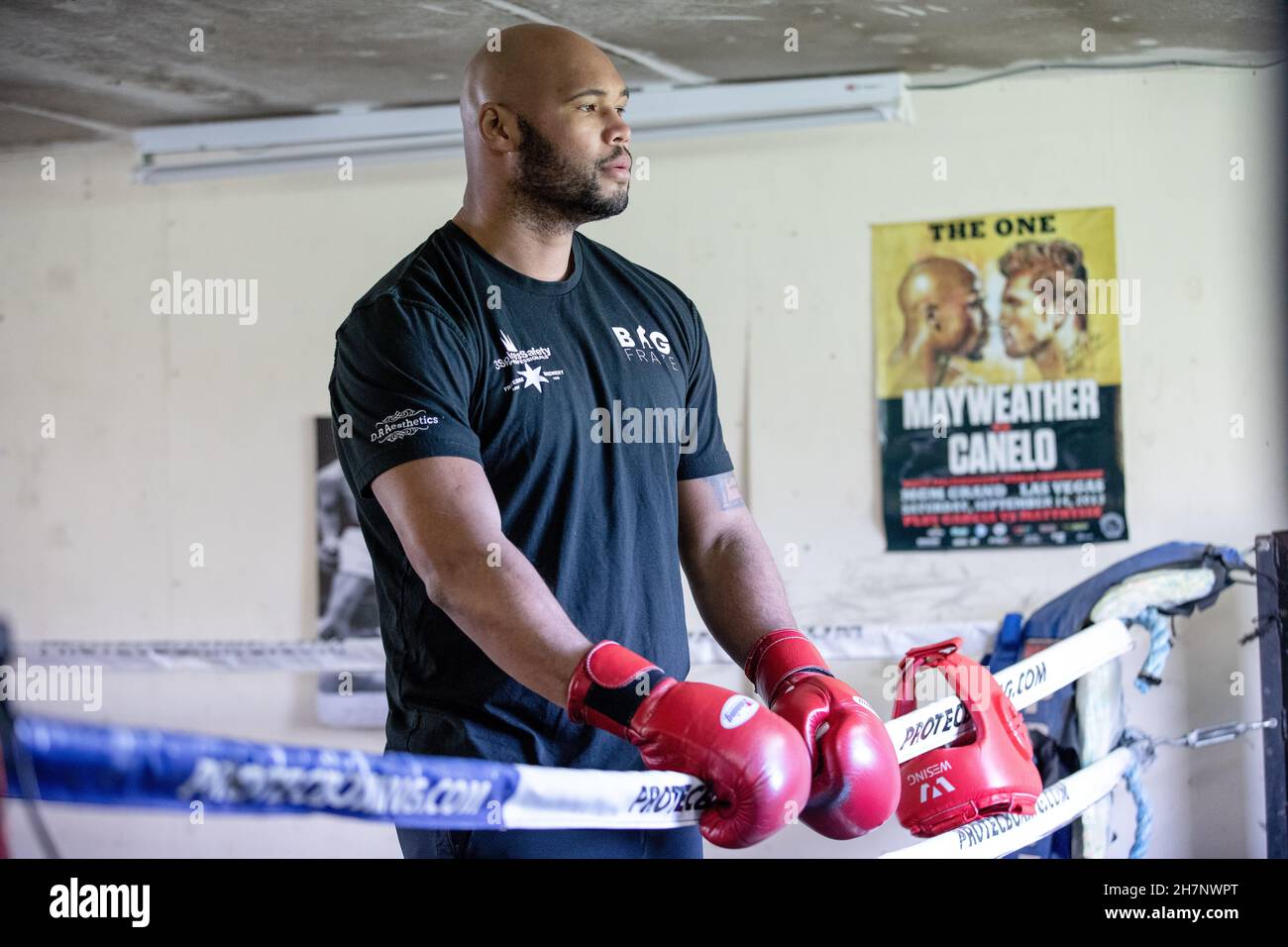 11/03/21, England. British super heavyweight boxer Frazer Clarke at the ...