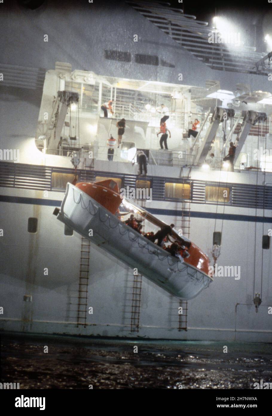 Speed ii: cruise control hi-res stock photography and images - Alamy