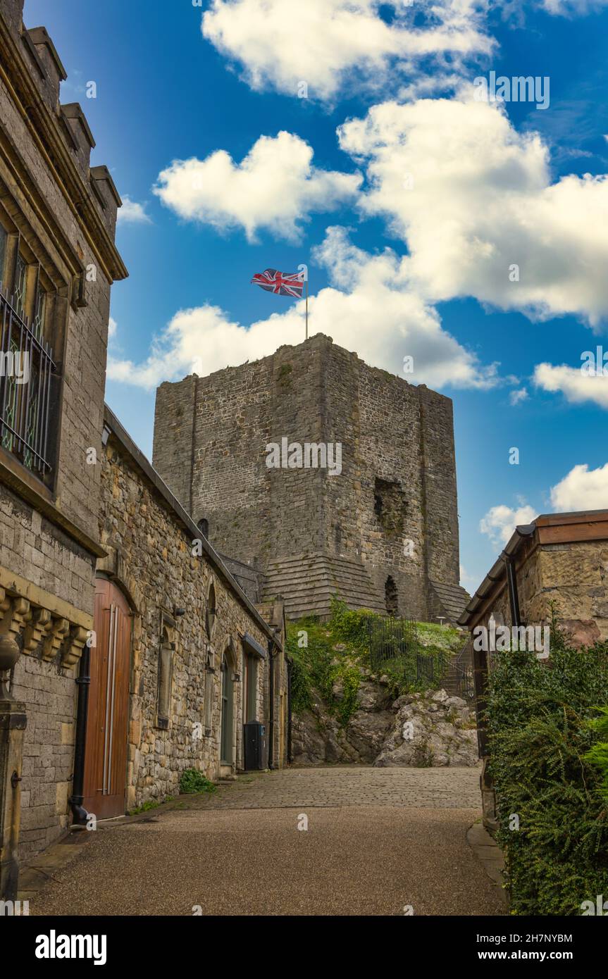 Ribble valley park. Walk around Clitheroe public park and Clitheroe ...