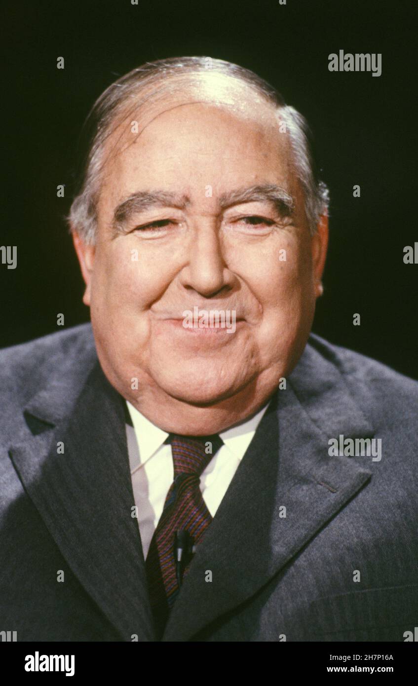 Roger Colombani on the set of the literary television programme ...