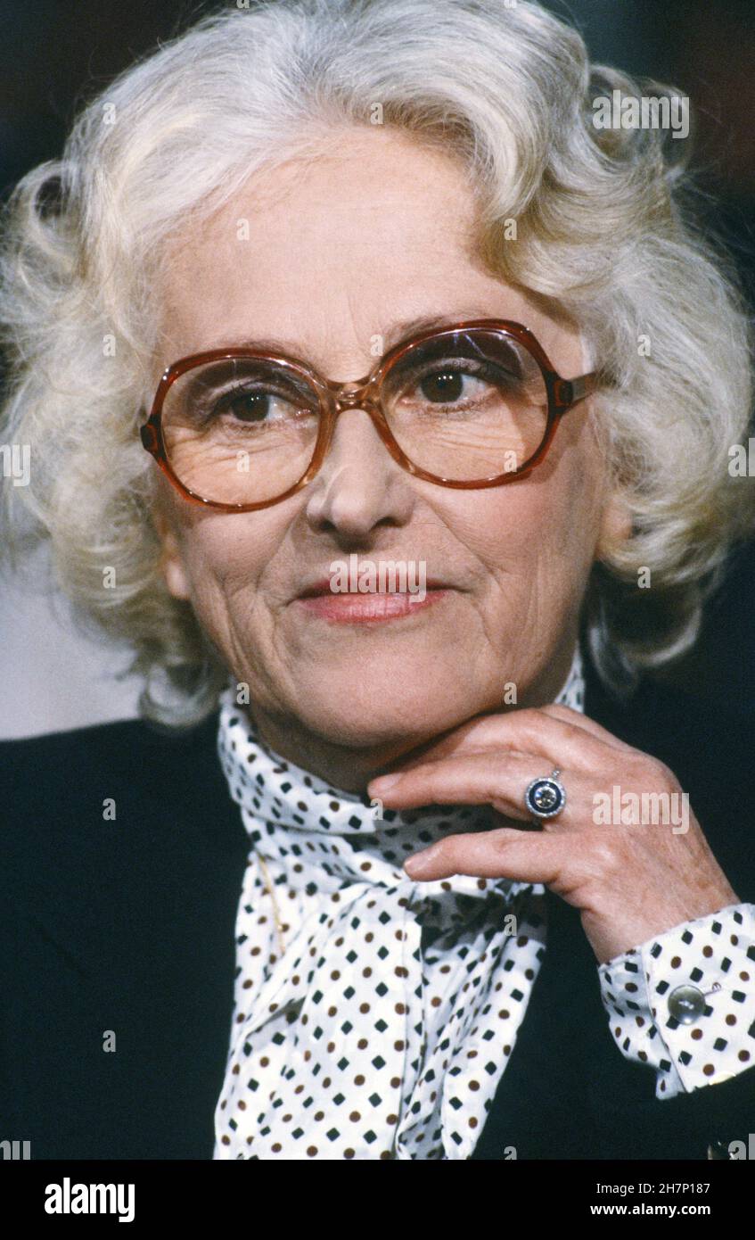 Christine de Rivoyre on the set of the literary TV show "Apostrophes ...