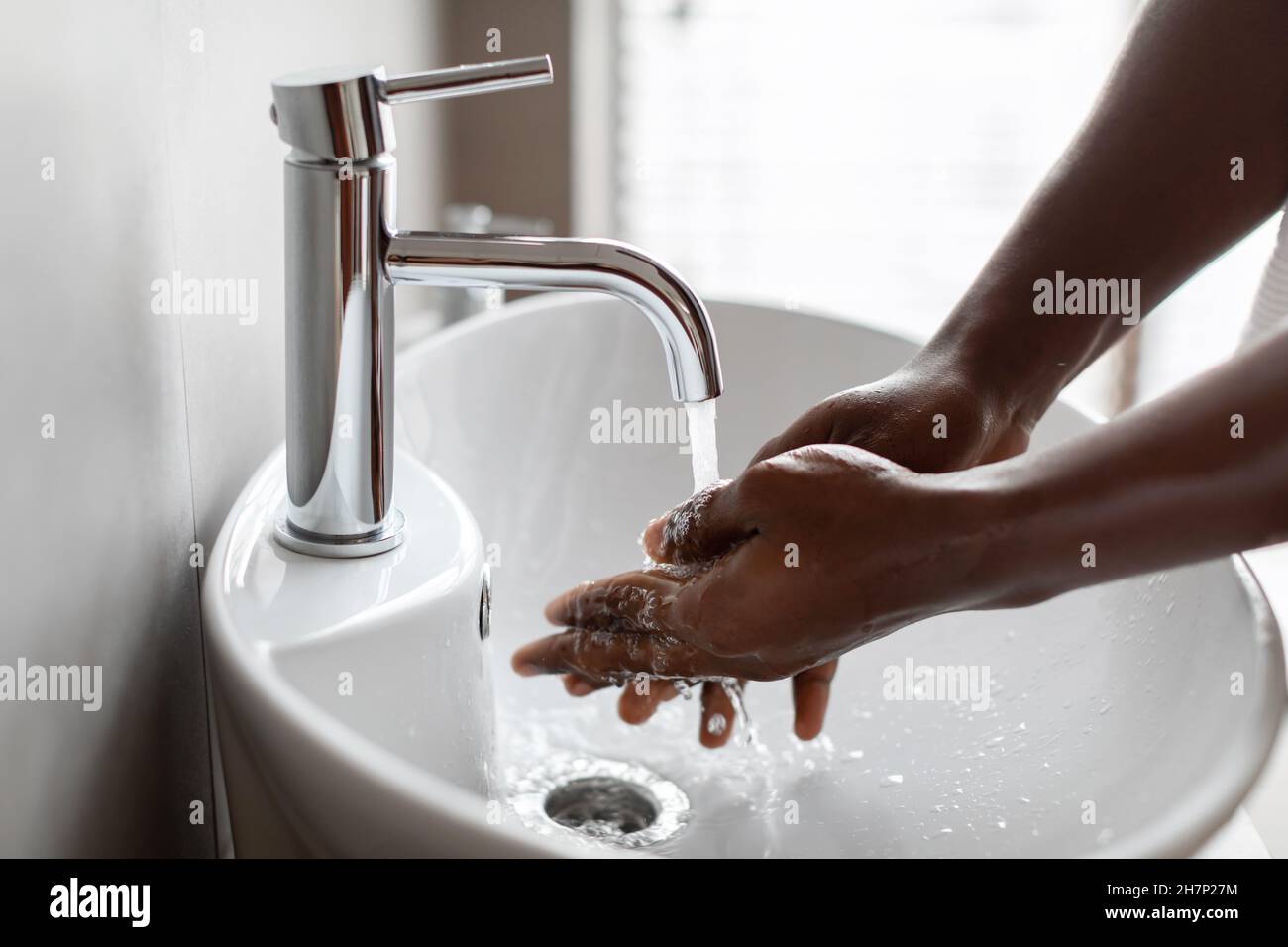 Handwashing basin hi-res stock photography and images - Alamy