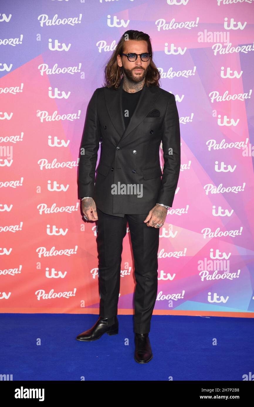 Pete wicks arriving hi-res stock photography and images - Alamy