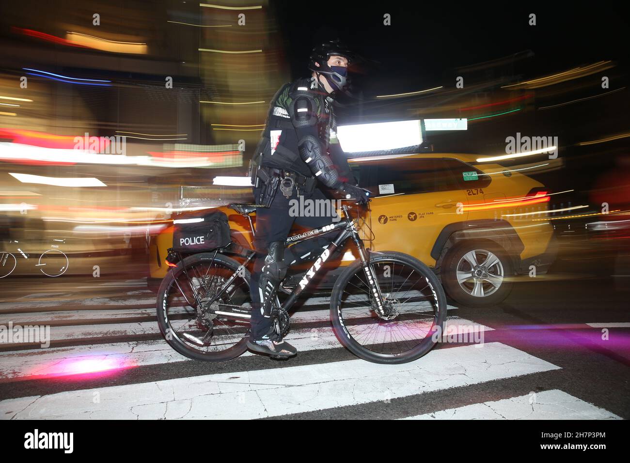 Nypd body armor hi-res stock photography and images - Alamy
