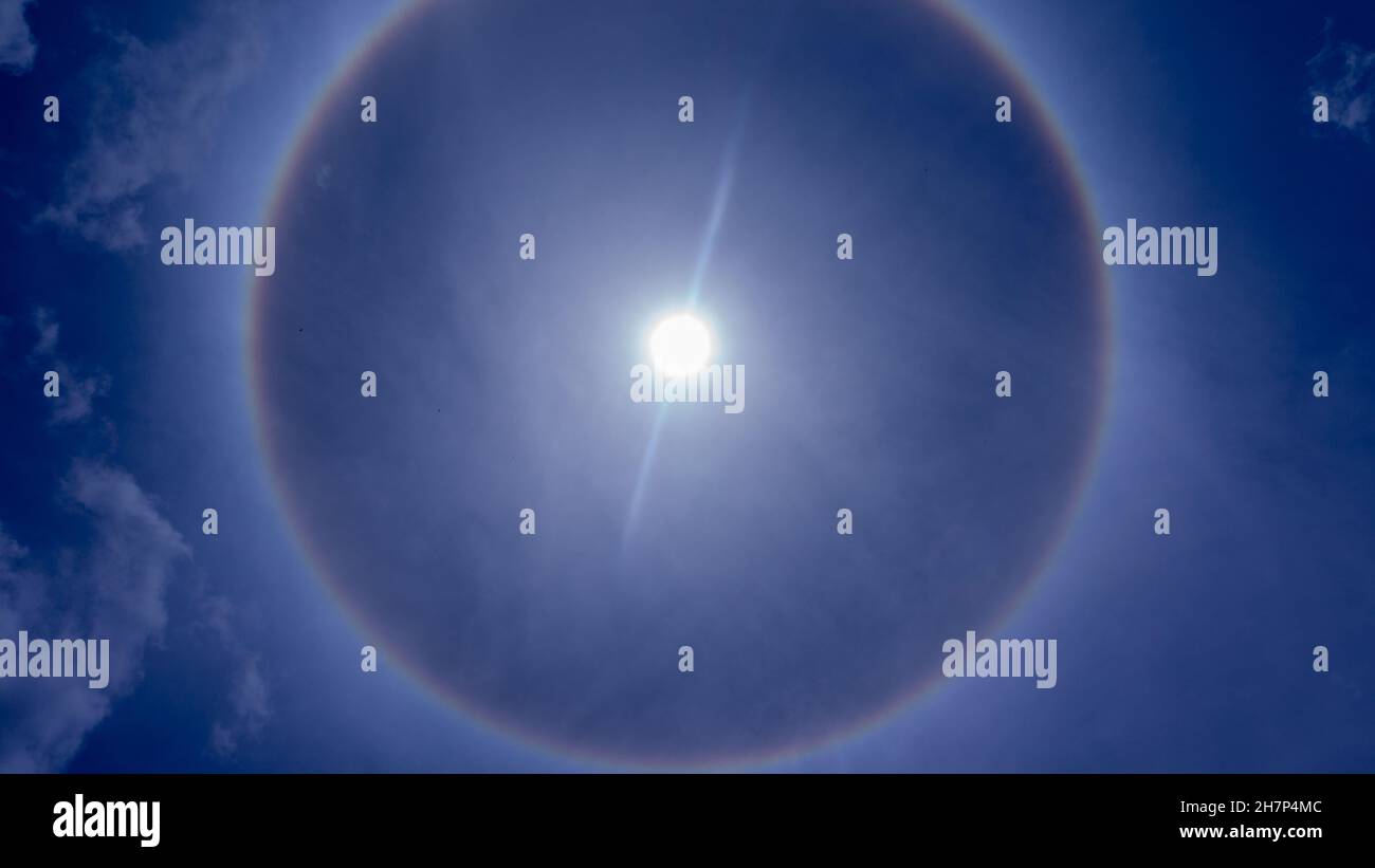 360 rainbow around the sun Stock Photo - Alamy