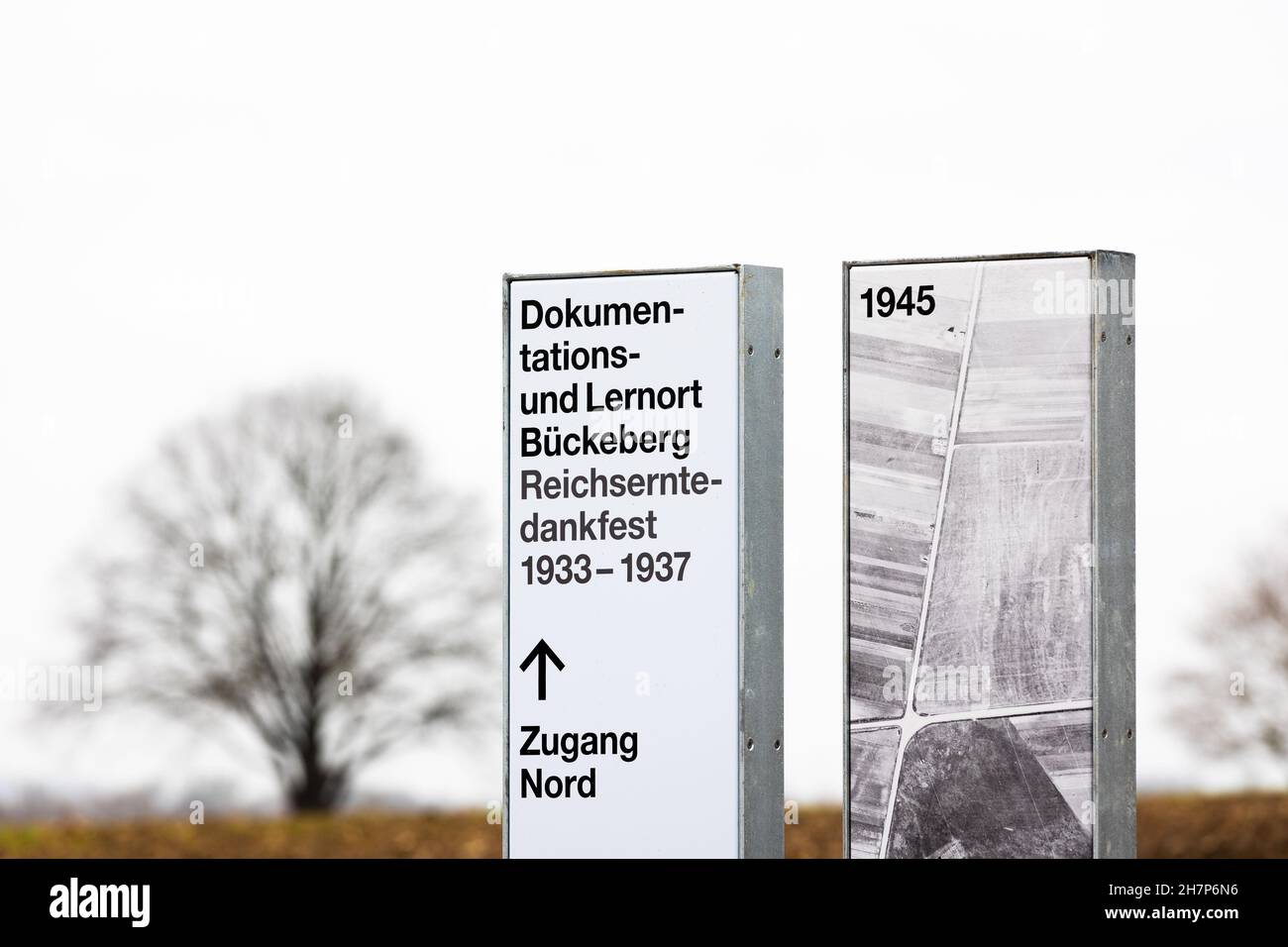 Emmerthal, Germany. 24th Nov, 2021. A signpost for the new "Bückeberg ...