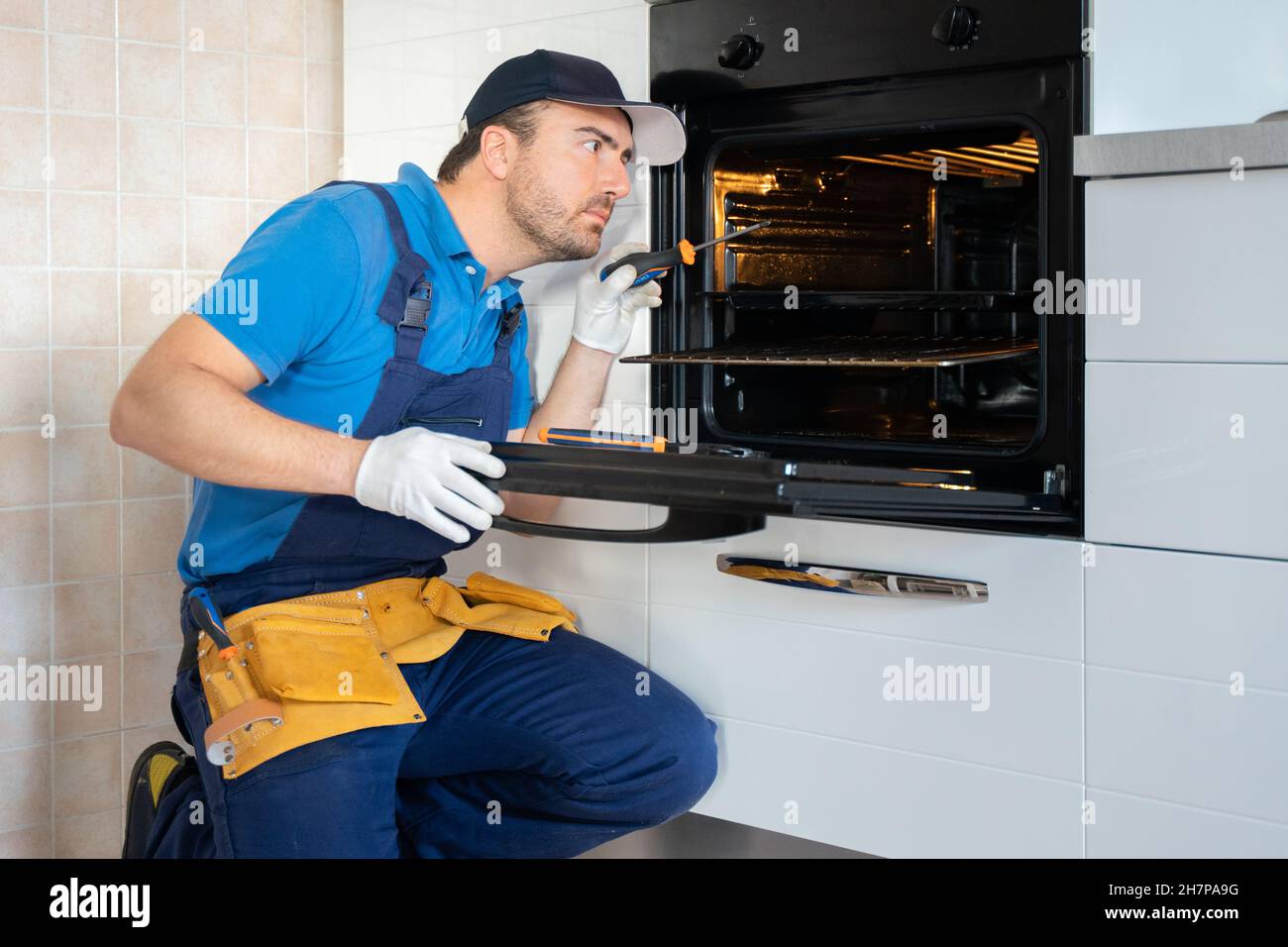 Kitchen expert hi-res stock photography and images - Alamy