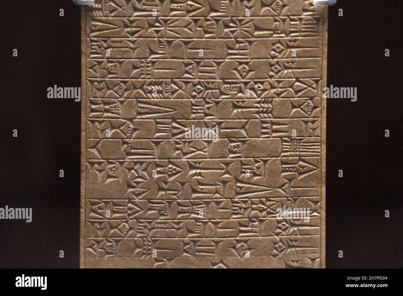 Cuneiform writing mesopotamia Assyria tablet detail Stock Photo - Alamy