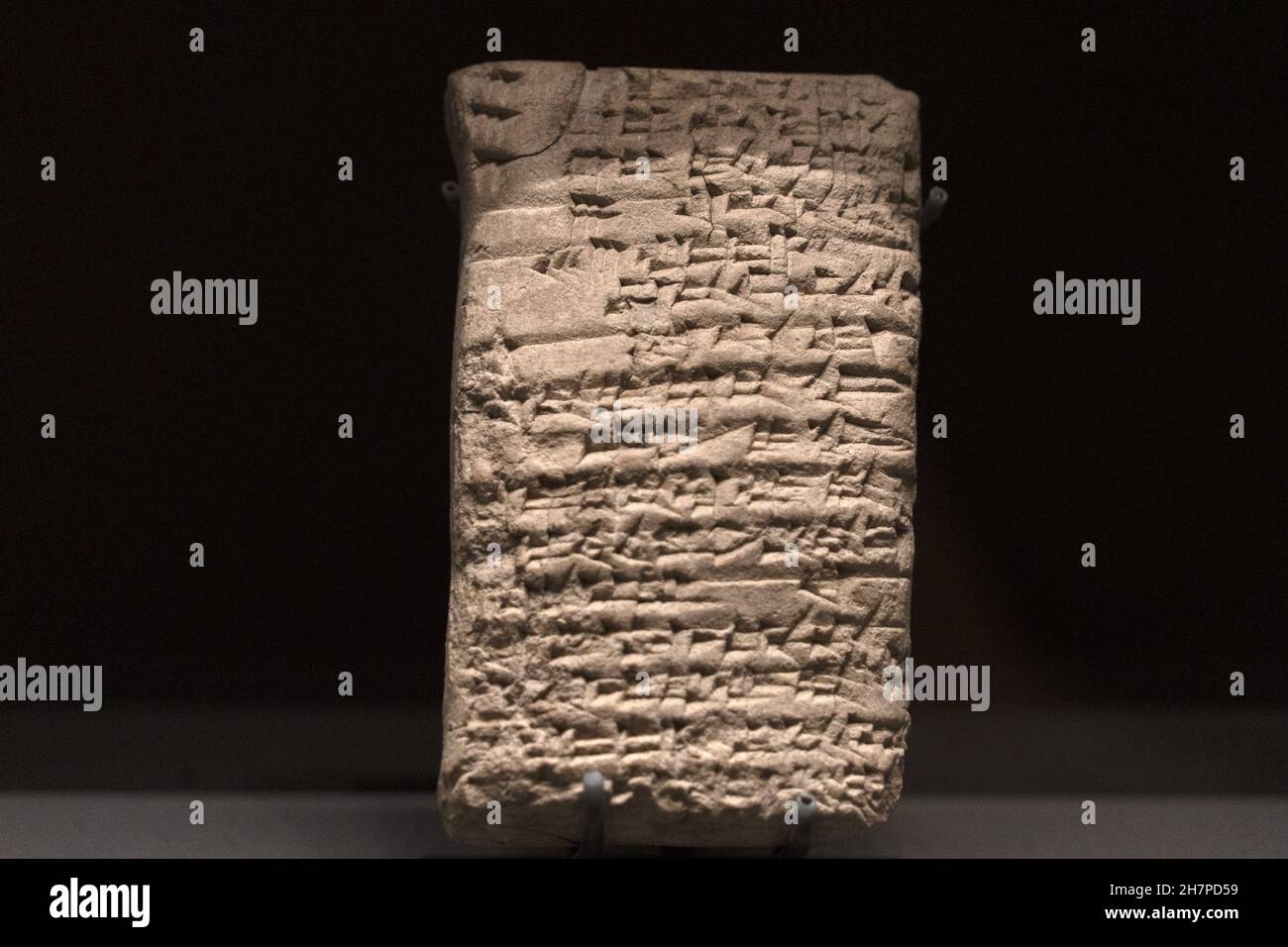 Cuneiform writing mesopotamia Assyria tablet detail Stock Photo - Alamy