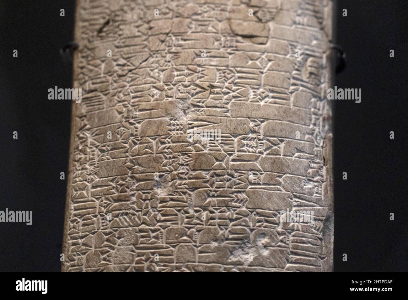 Cuneiform writing mesopotamia Assyria tablet detail Stock Photo - Alamy