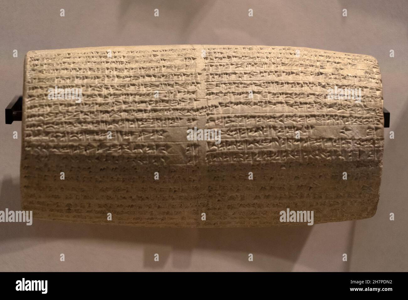Cuneiform writing mesopotamia Assyria tablet detail Stock Photo - Alamy