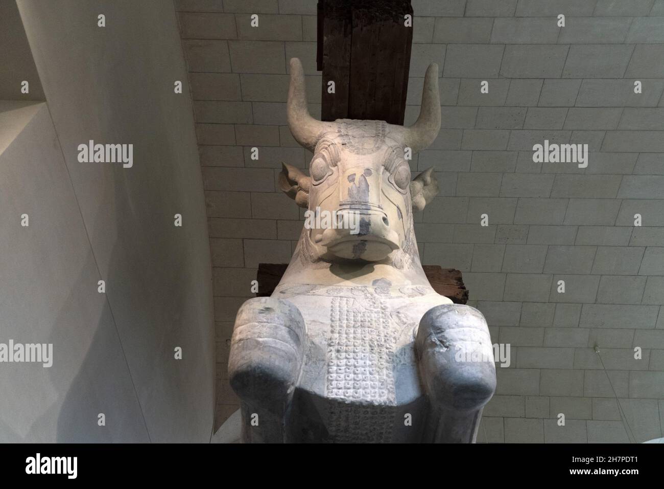 Bull statue of Darius king of Persia palace detail Stock Photo - Alamy