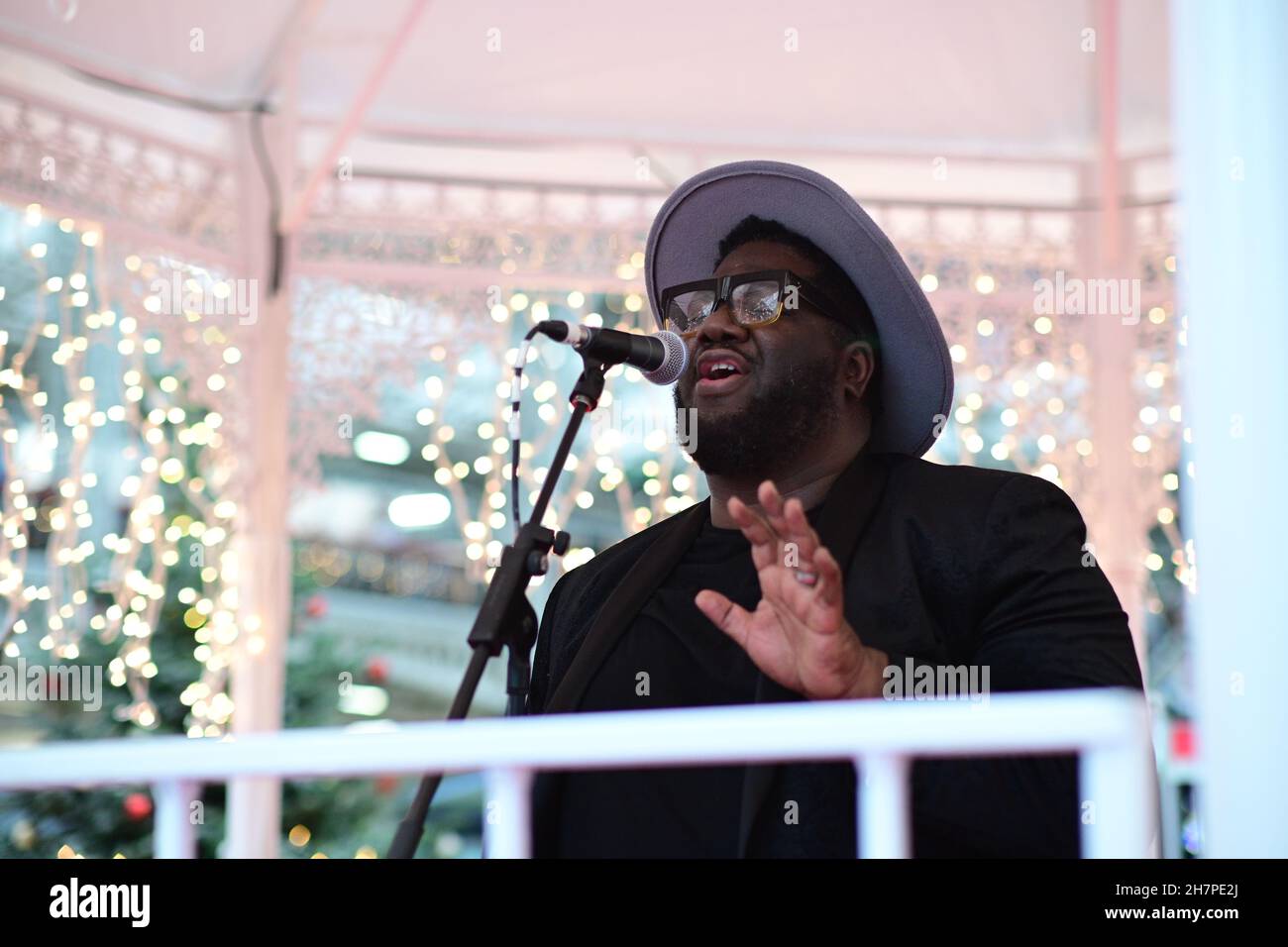 Ideal home show christmas 2021 hi-res stock photography and images - Alamy