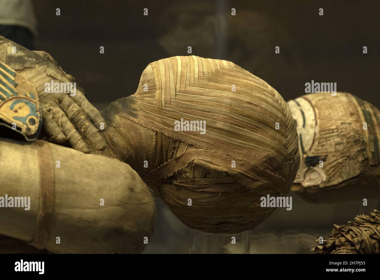 Egyptian mummy close up detail Stock Photo - Alamy