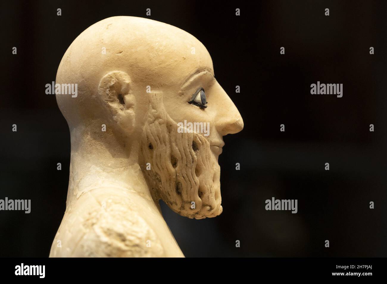 Alabaster Statue of Ebih-Il a 25th-century BC superintendent of the ...