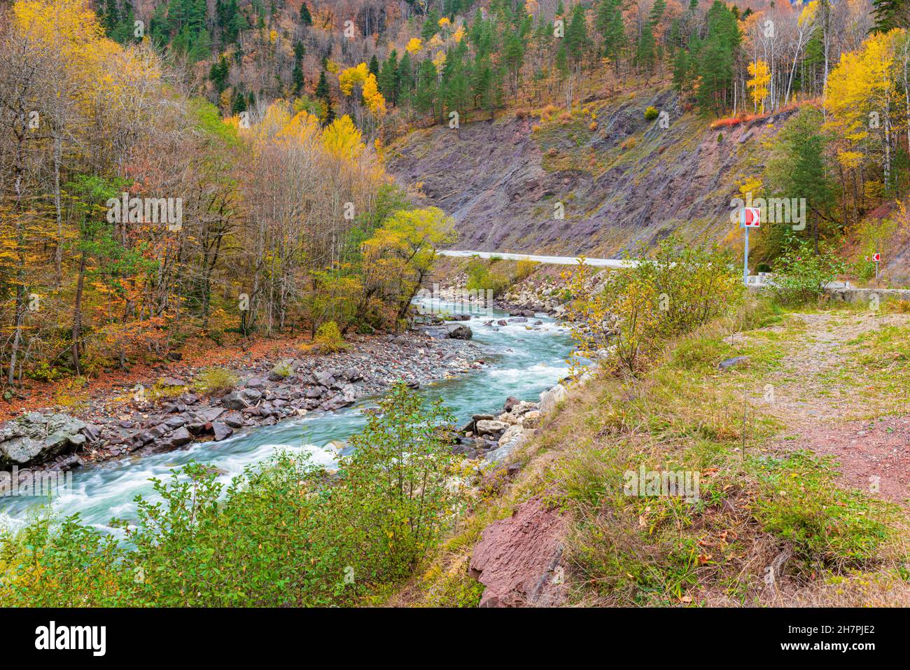 Fast mountain river scenery hi-res stock photography and images - Alamy