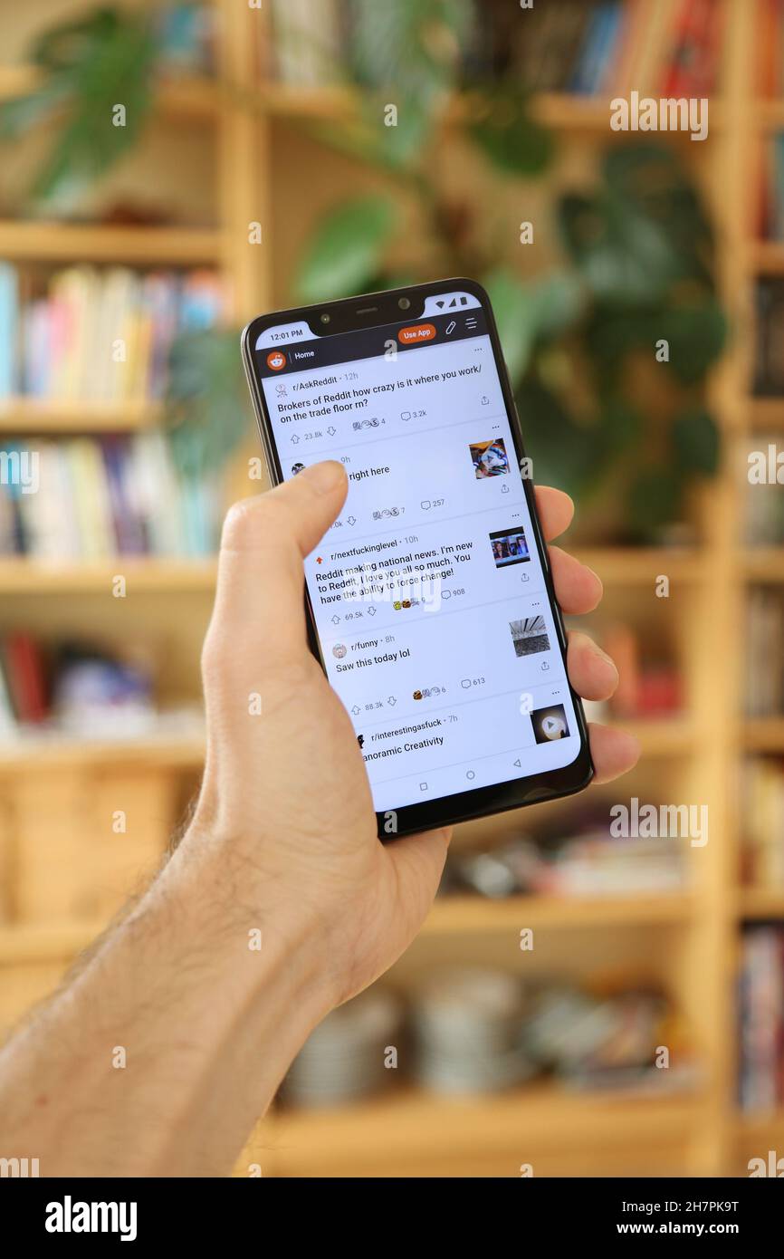 Telephone mobile phone cell user hi-res stock photography and images ...