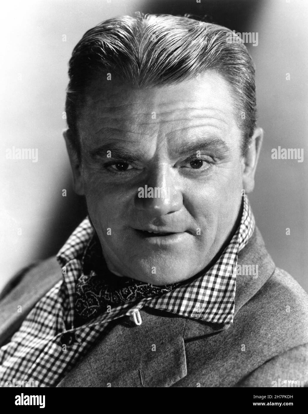 JAMES CAGNEY publicity portrait at the time he was making LOVE ME OR ...