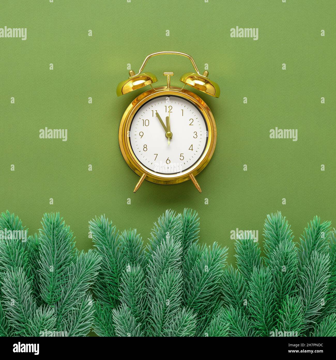Branch clock hi-res stock photography and images - Alamy