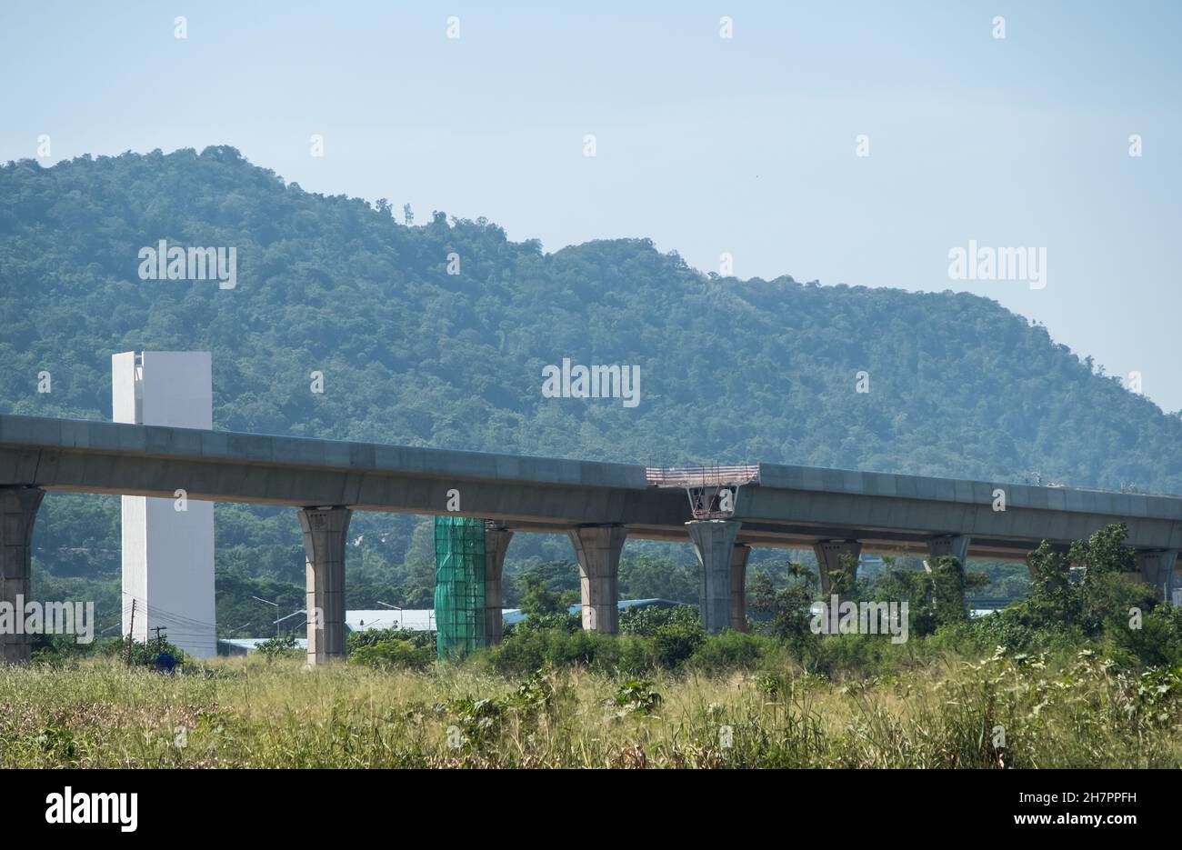 Double track railway bridge hi-res stock photography and images - Alamy