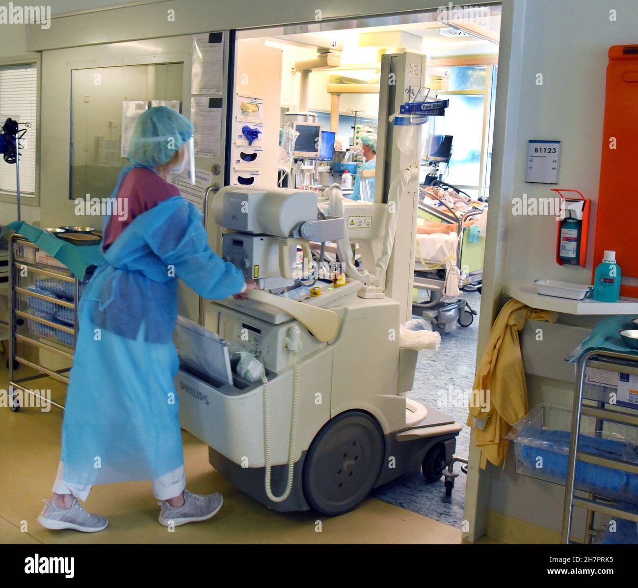 Leipzig, Germany. 08th Nov, 2021. In the Covid ward, an area of the ...