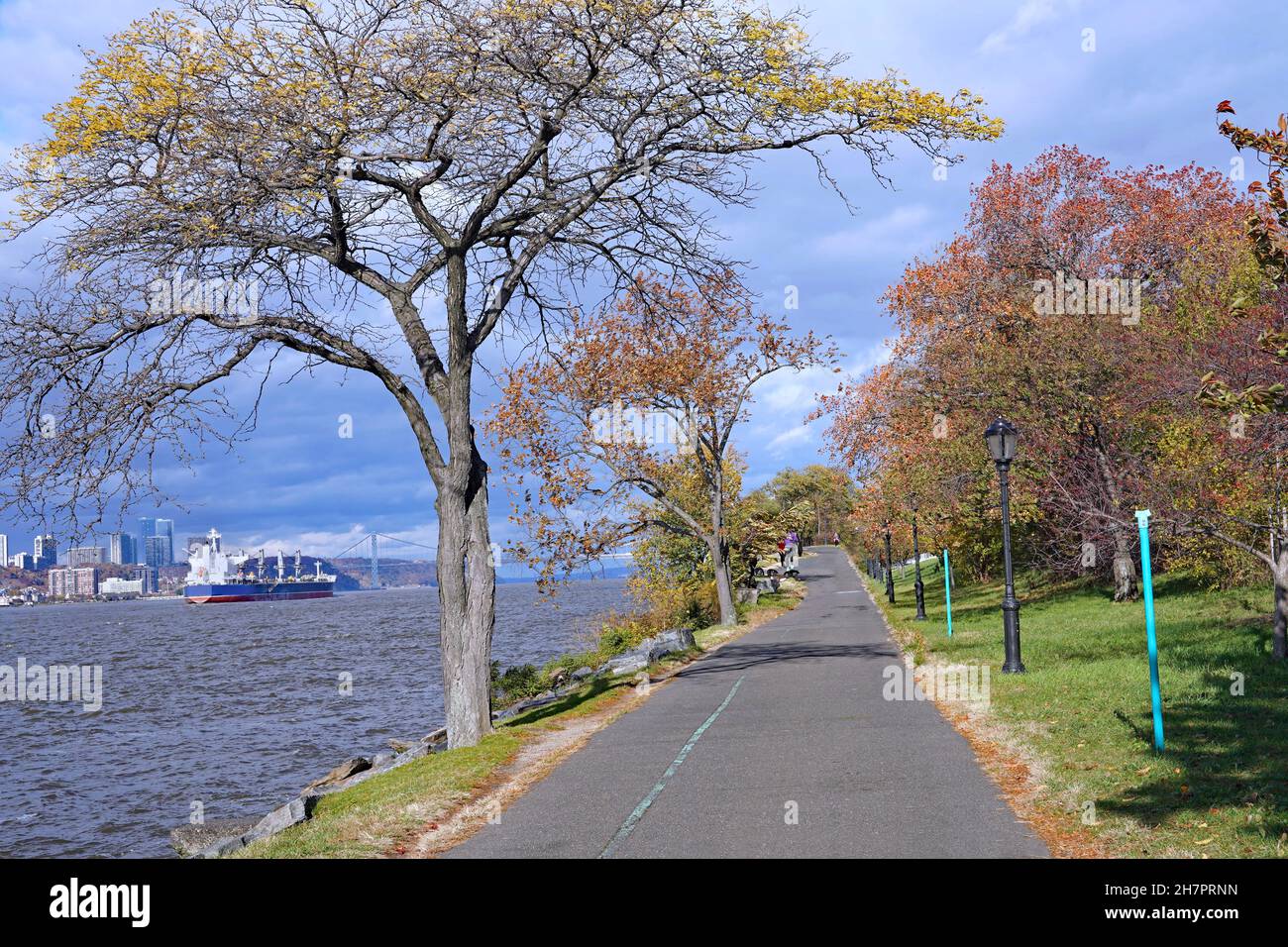 Hudson river in manhattan hi-res stock photography and images - Alamy