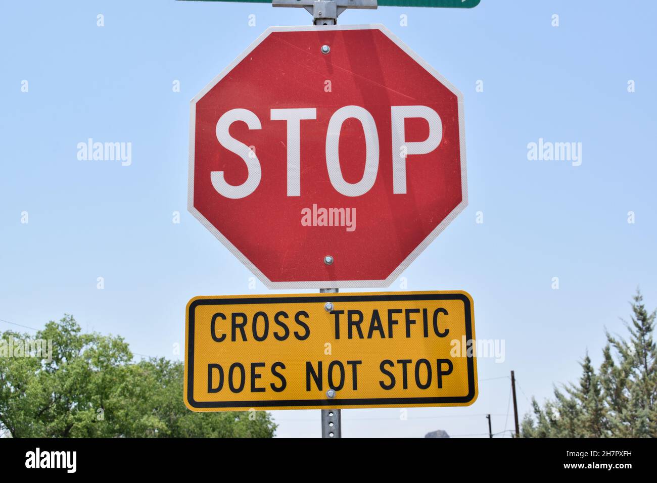 Red stop sign usa hi-res stock photography and images - Alamy