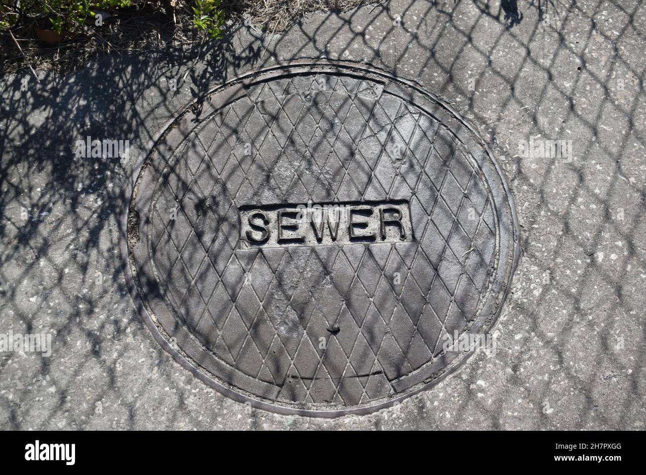 Manhole signs hi-res stock photography and images - Alamy