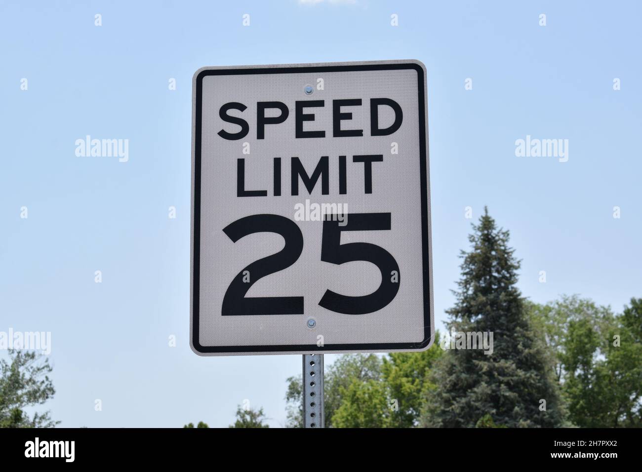 25 mph hi-res stock photography and images - Alamy