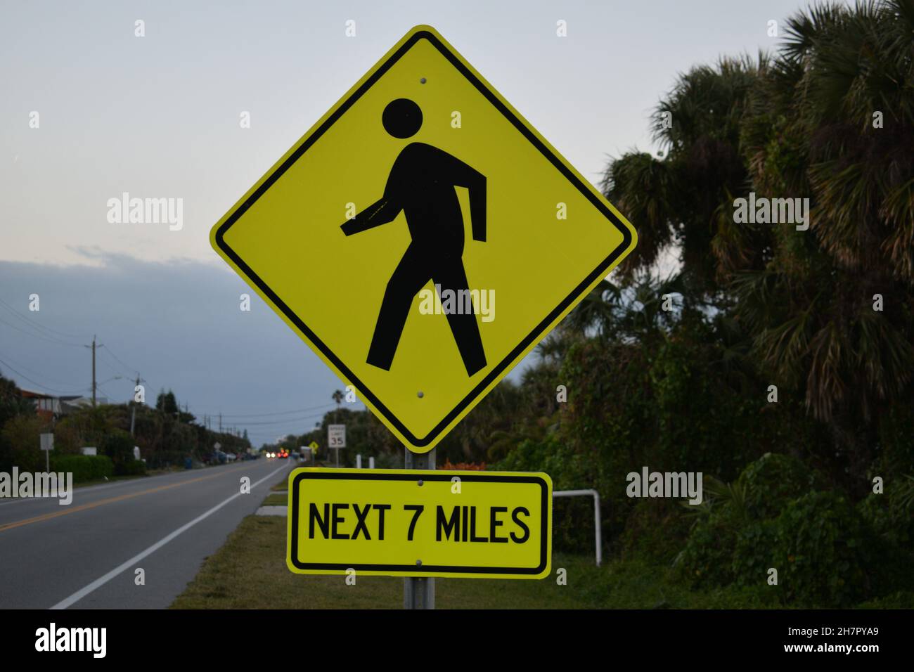 Pedestrian directional signage hi-res stock photography and images - Alamy