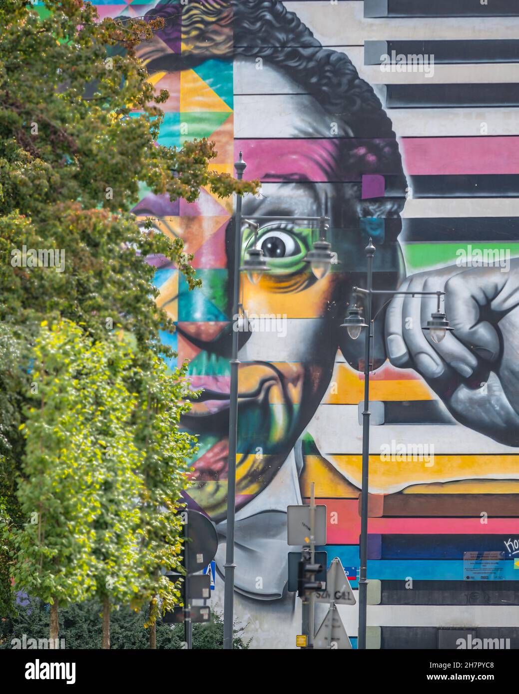 Lodz murals hi-res stock photography and images - Alamy