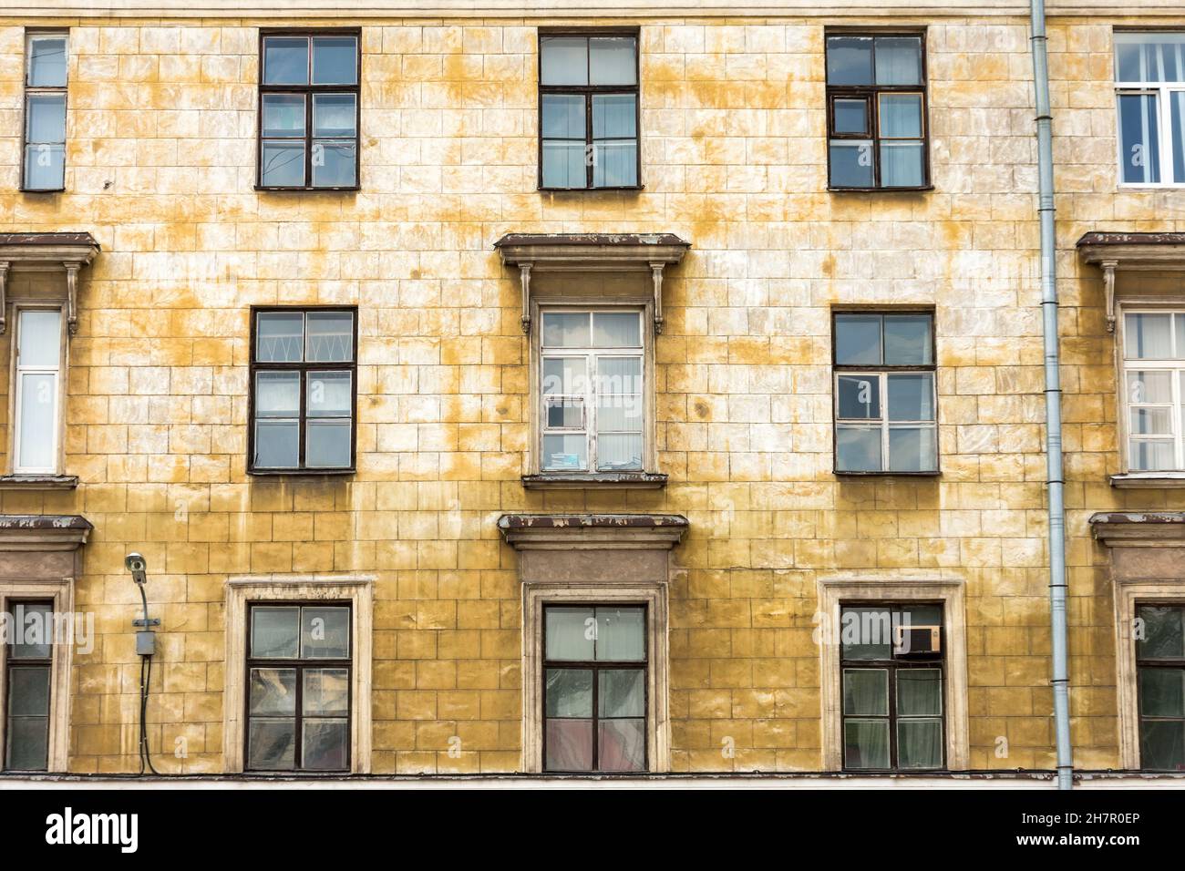 Bad condition property hi-res stock photography and images - Alamy
